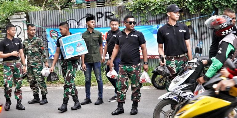 Peduli Masyarakat, Trabas Yonif 312/Kala Hitam Bagikan Takjil dan ...