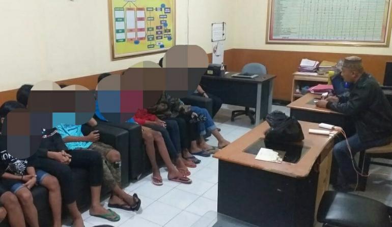 Razia Warnet Game Online, Polres Indramayu Amankan 18 Pelajar - Lampu Hijau
